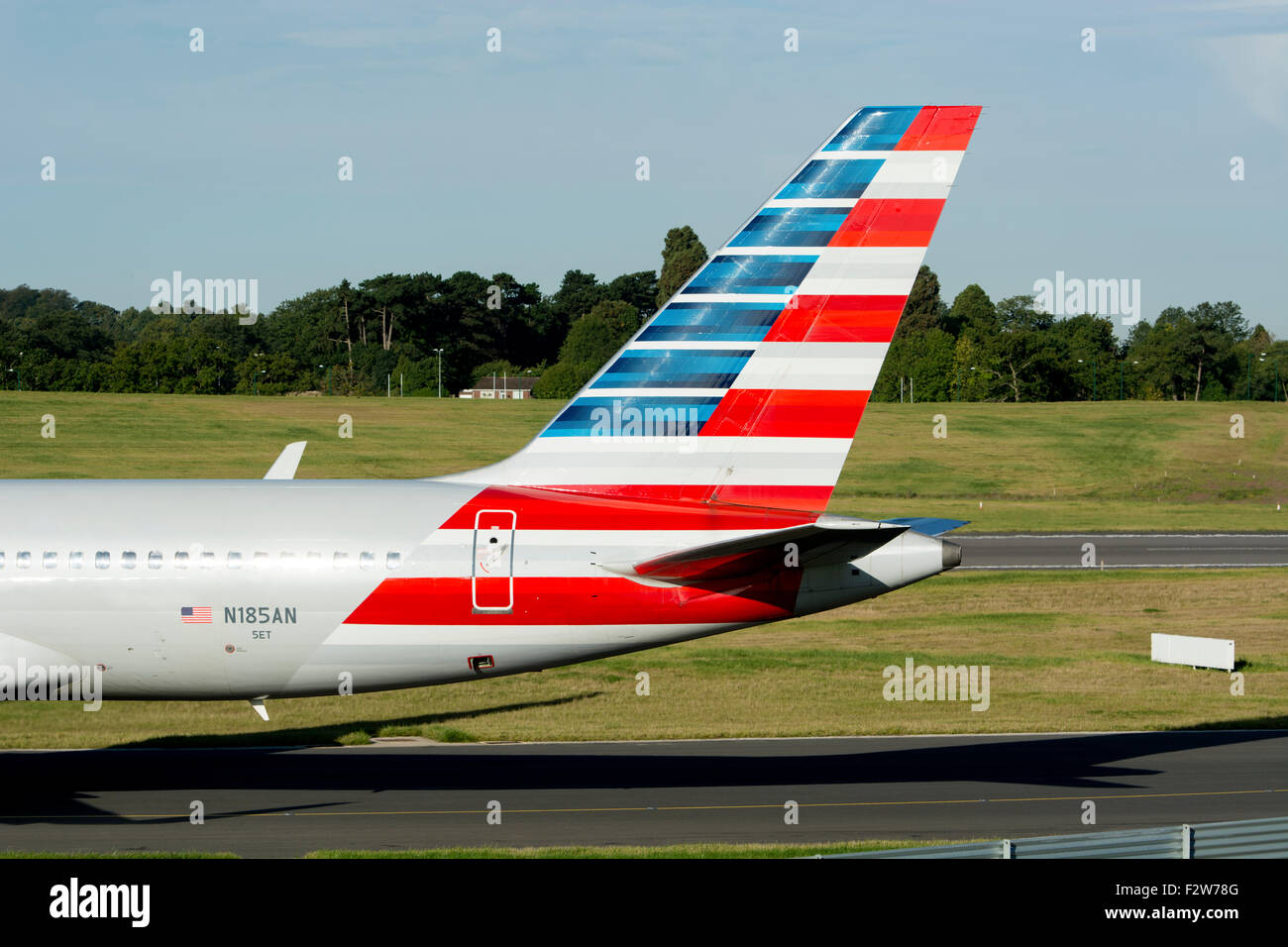 American Airlines Boeing 757 (N185AN) at Birmingham Airport, UK Stock ...