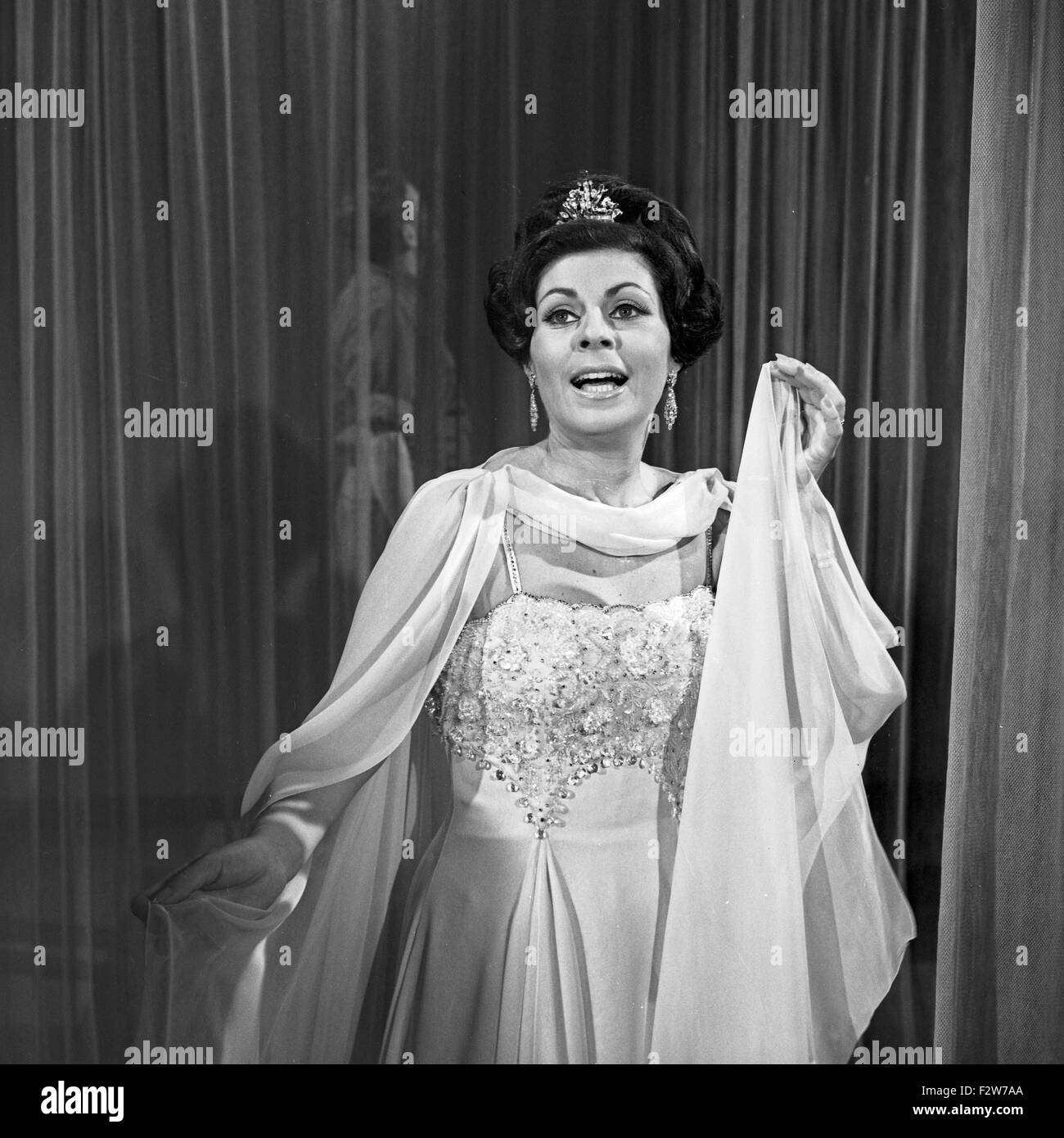 Amerikanische Opernsängerin Roberta Peters in Hamburg, Deutschland ...