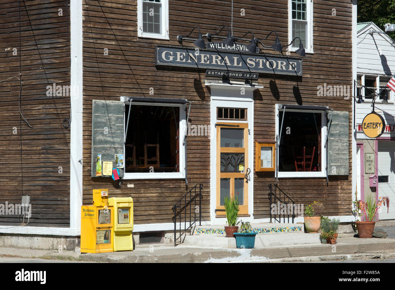 Vintage general Store Vermont USA US America Stock Photo - Alamy