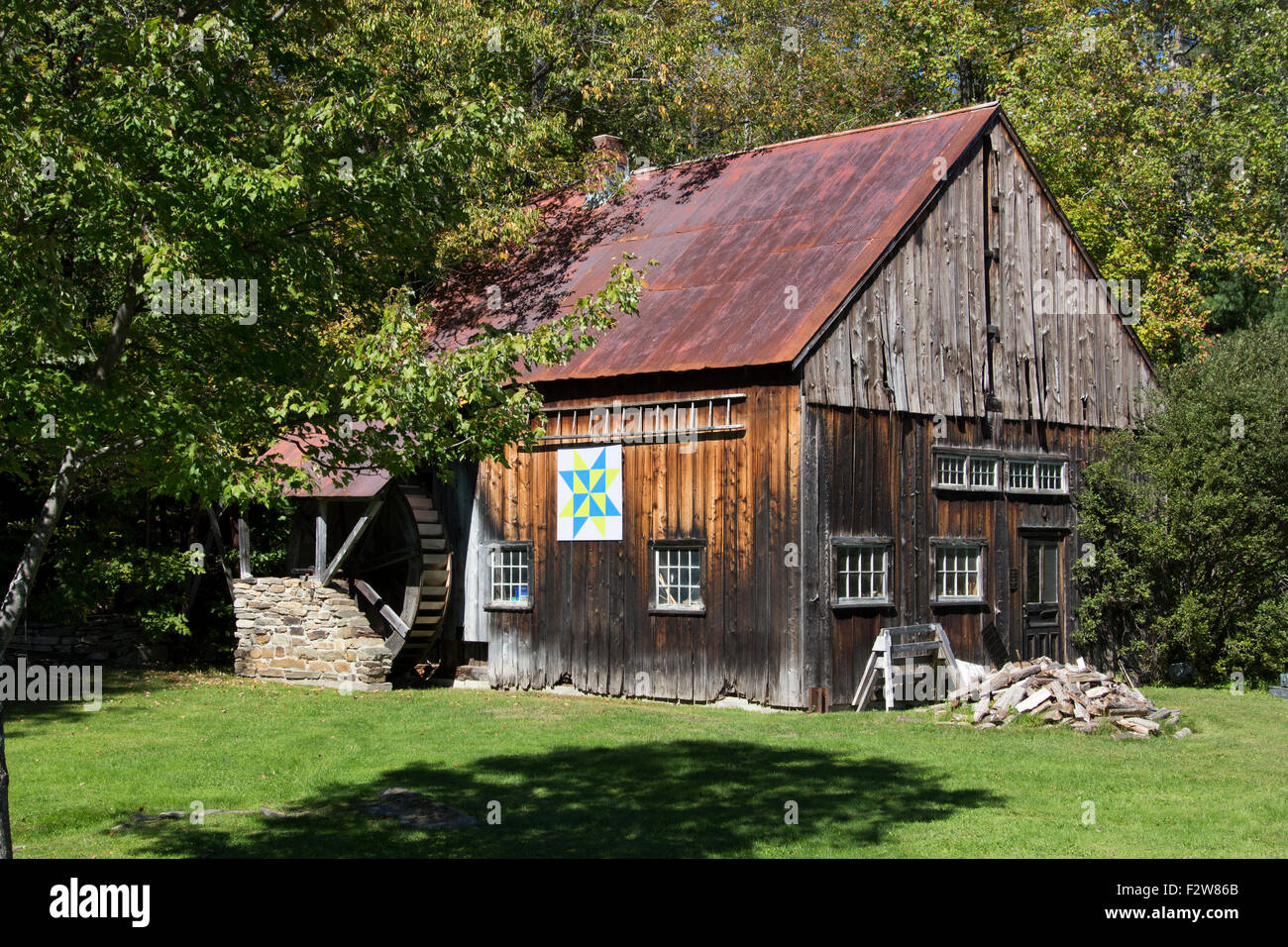 Waterwheel metal wheel hi-res stock photography and images - Alamy