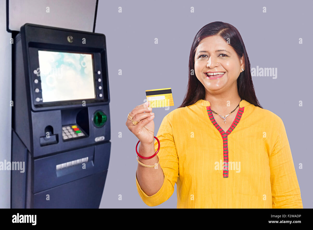 Atm machine card hi-res stock photography and images - Alamy