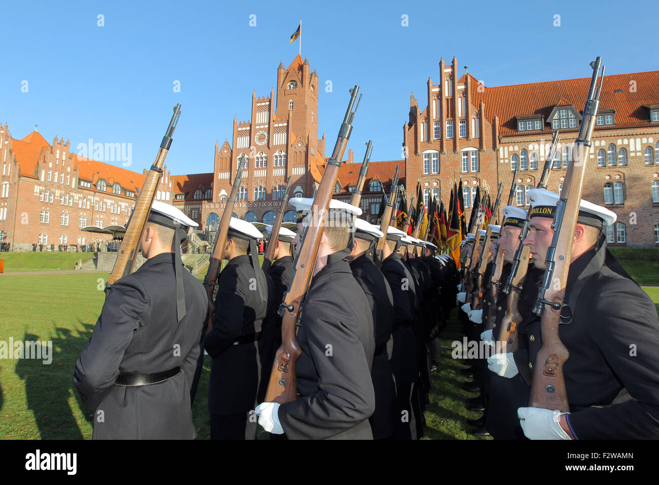 Navy recruit top gun hi-res stock photography and images - Alamy