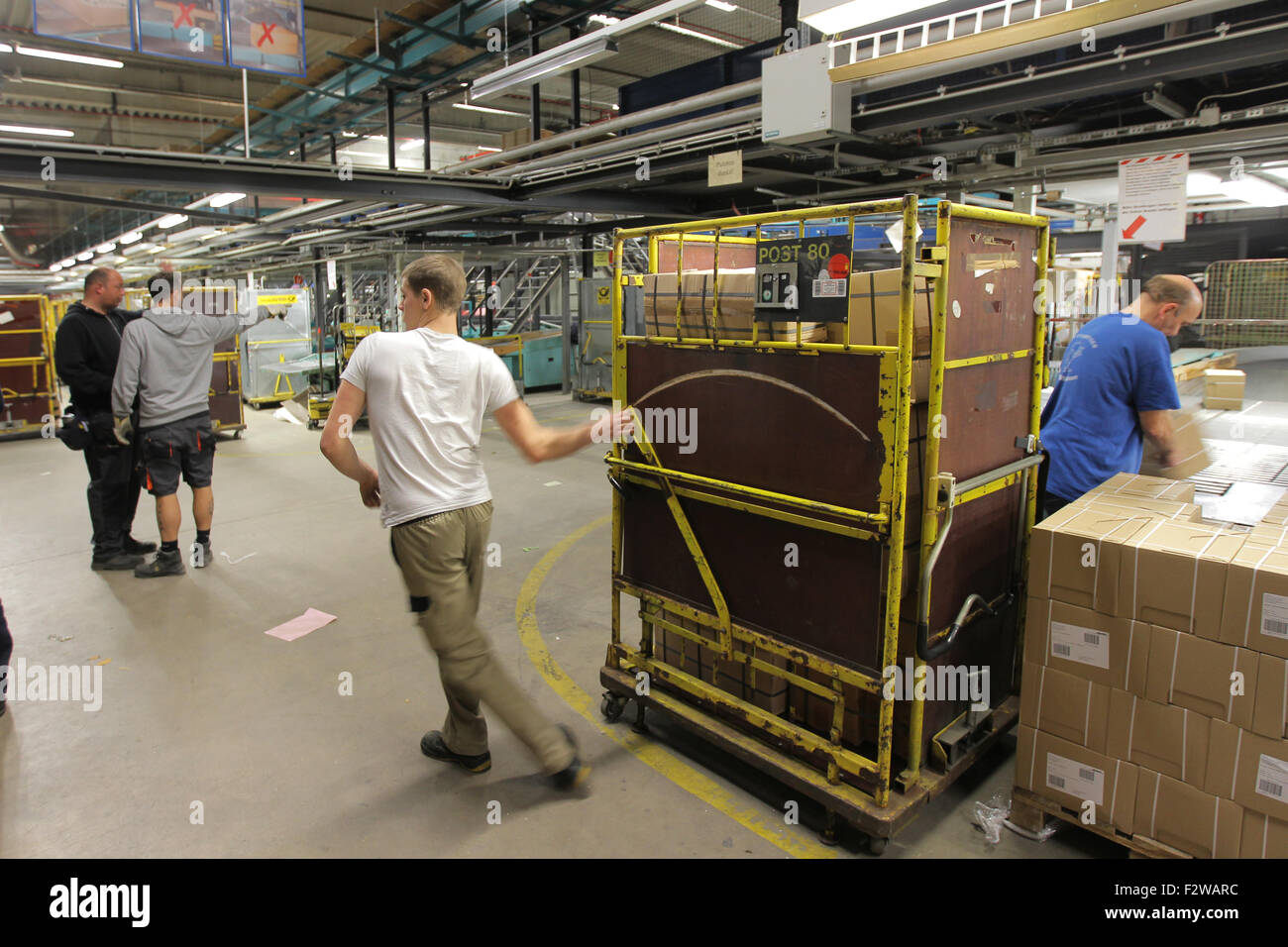 Mail sorting hub hi-res stock photography and images - Alamy