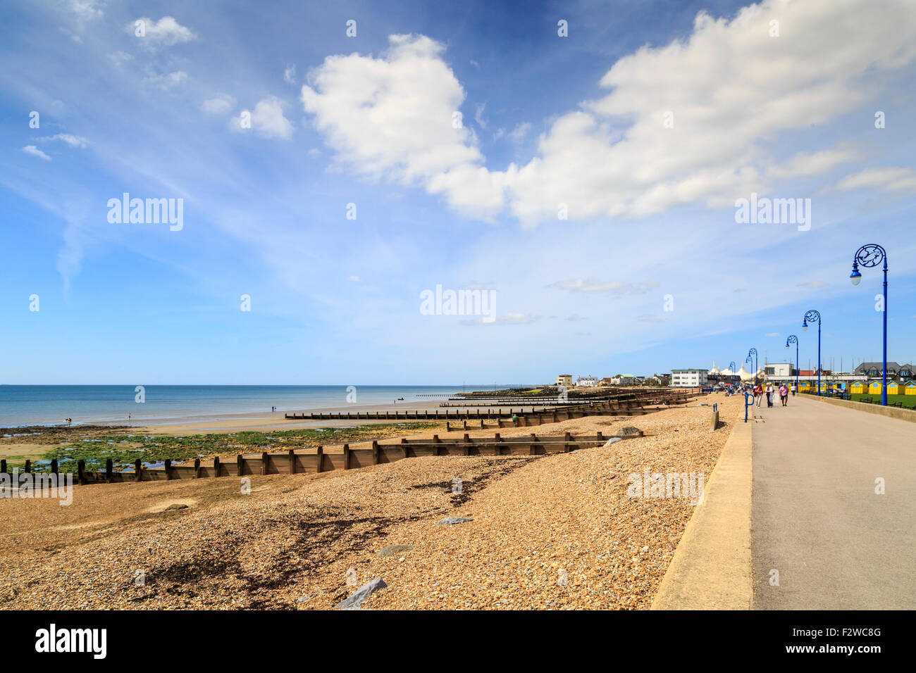 Bognor beach promenade hi-res stock photography and images - Alamy