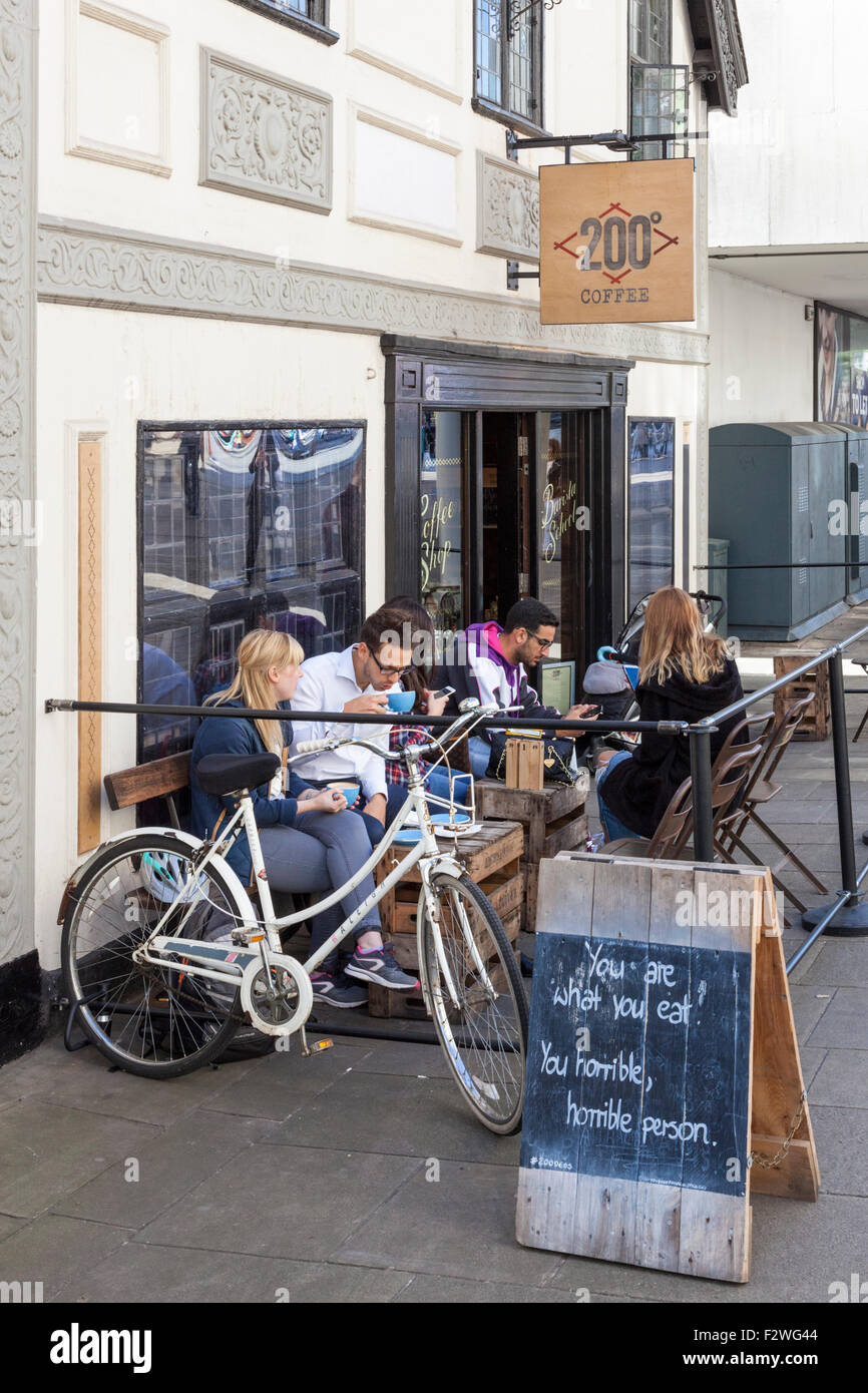 Independent cafe hi-res stock photography and images - Alamy
