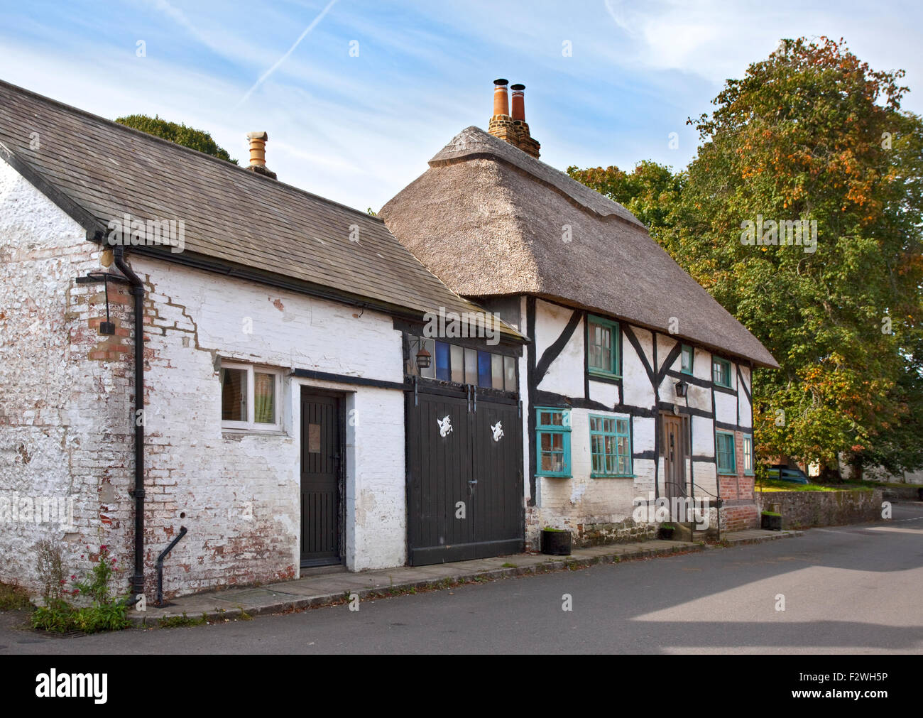Thatched Cottage at East Meon, Hampshire, England Stock Photo - Alamy
