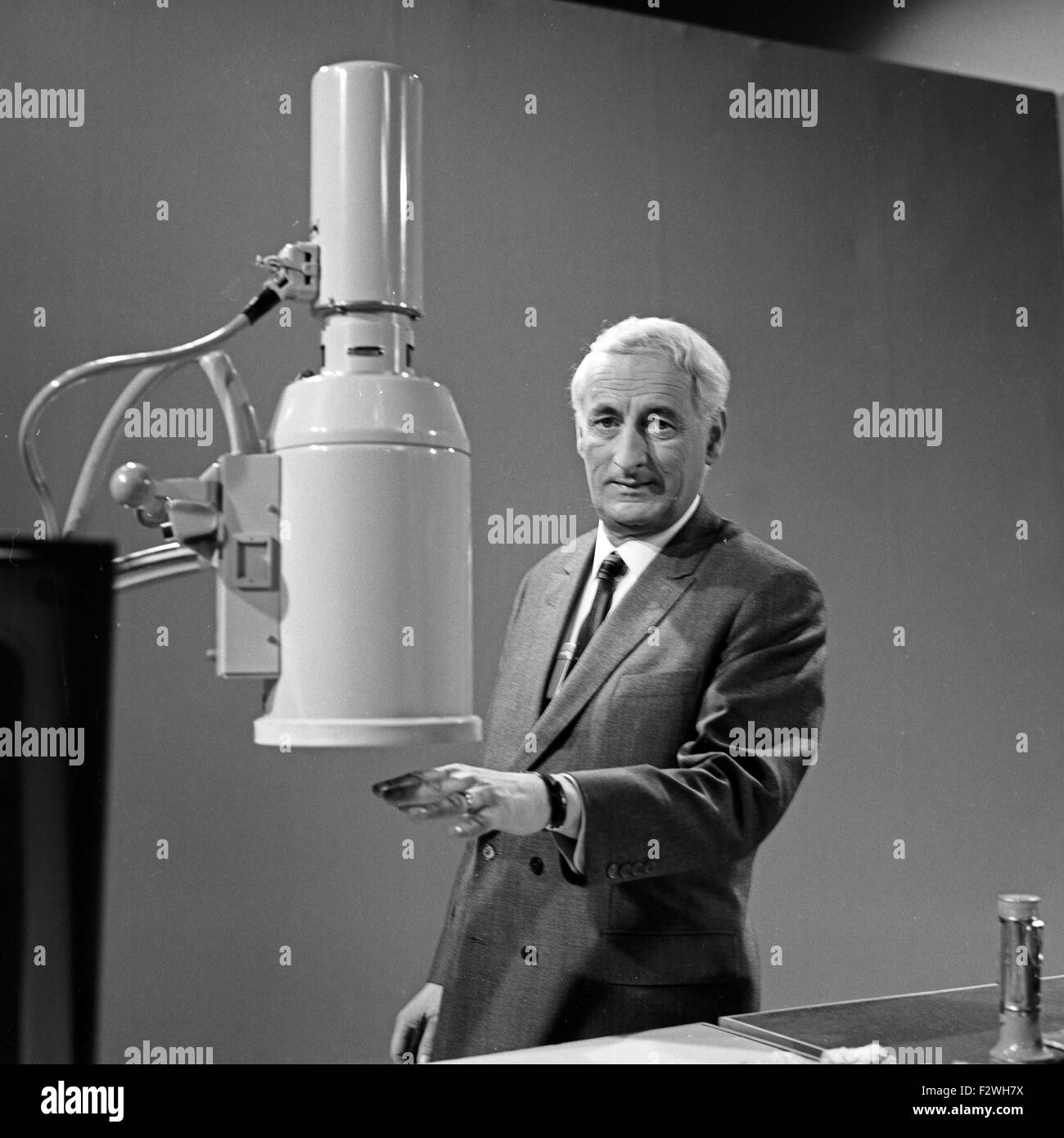 Deutscher Physiker, Raumfahrtmediziner, Schriftsteller und ...