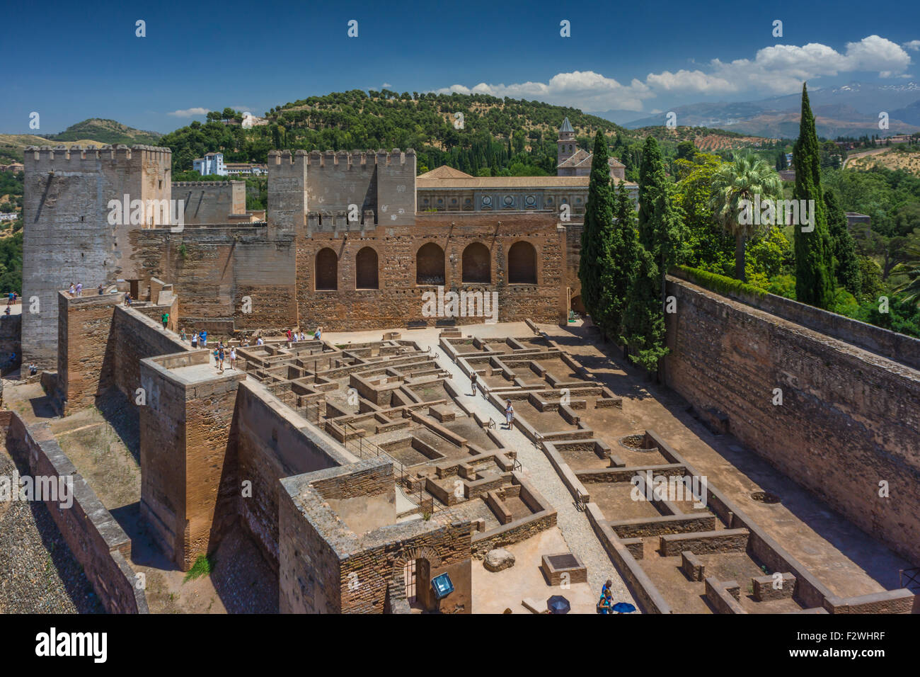 Palace and fortress hi-res stock photography and images - Alamy
