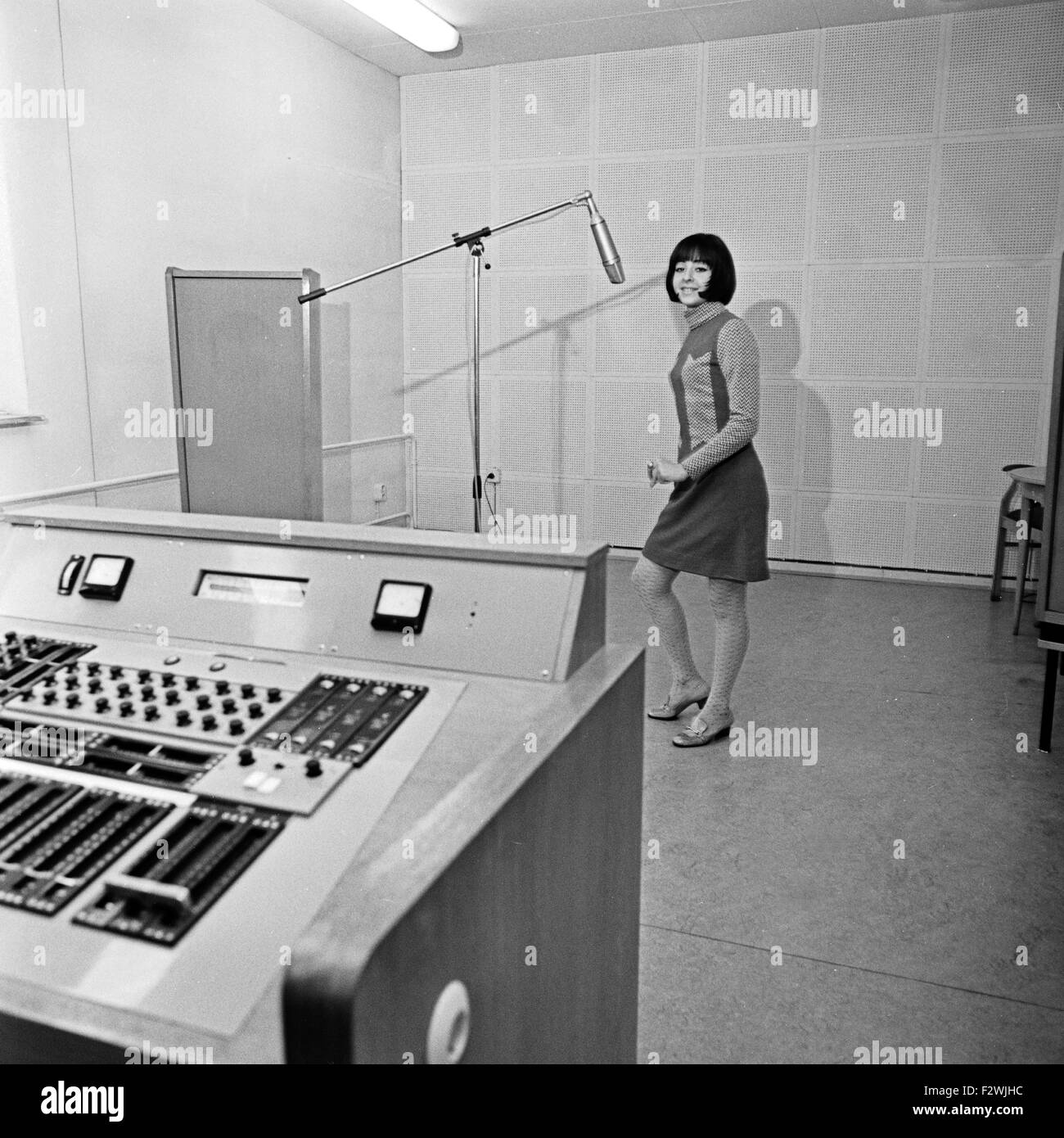 Greek schlager singer vicky leandros hi-res stock photography and ...