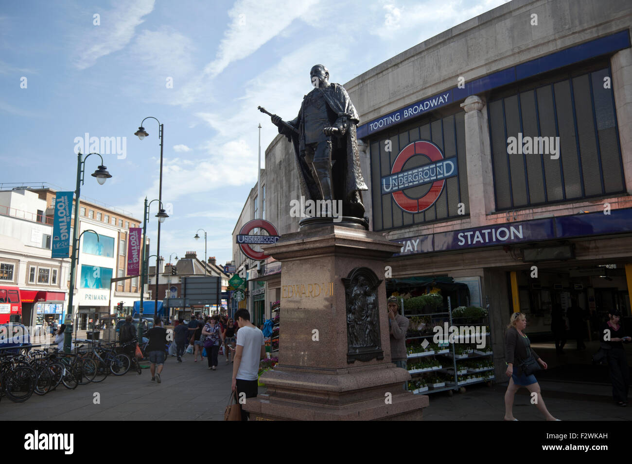 Tooting broadway hi-res stock photography and images - Alamy
