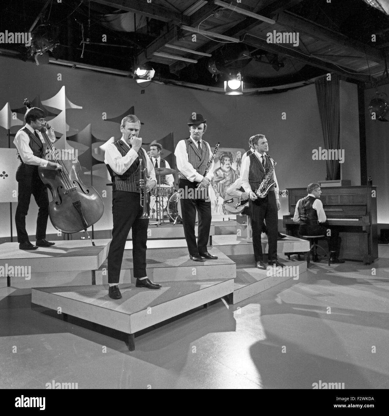 Paramount Jazz Band High Resolution Stock Photography and Images - Alamy
