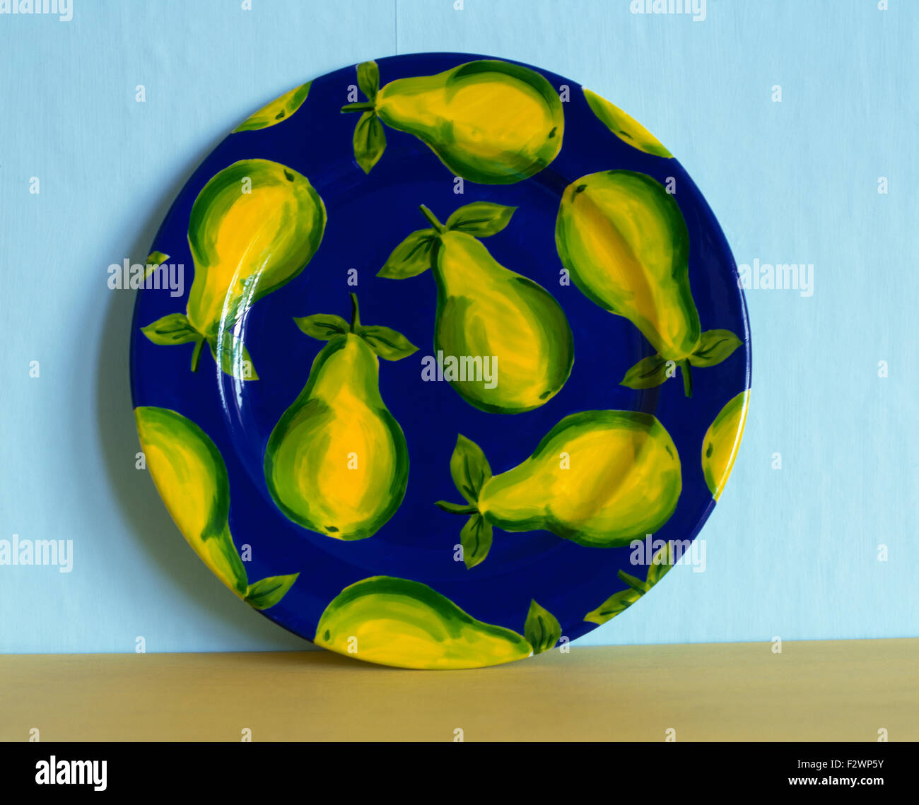 Hand painted plate hi-res stock photography and images - Alamy