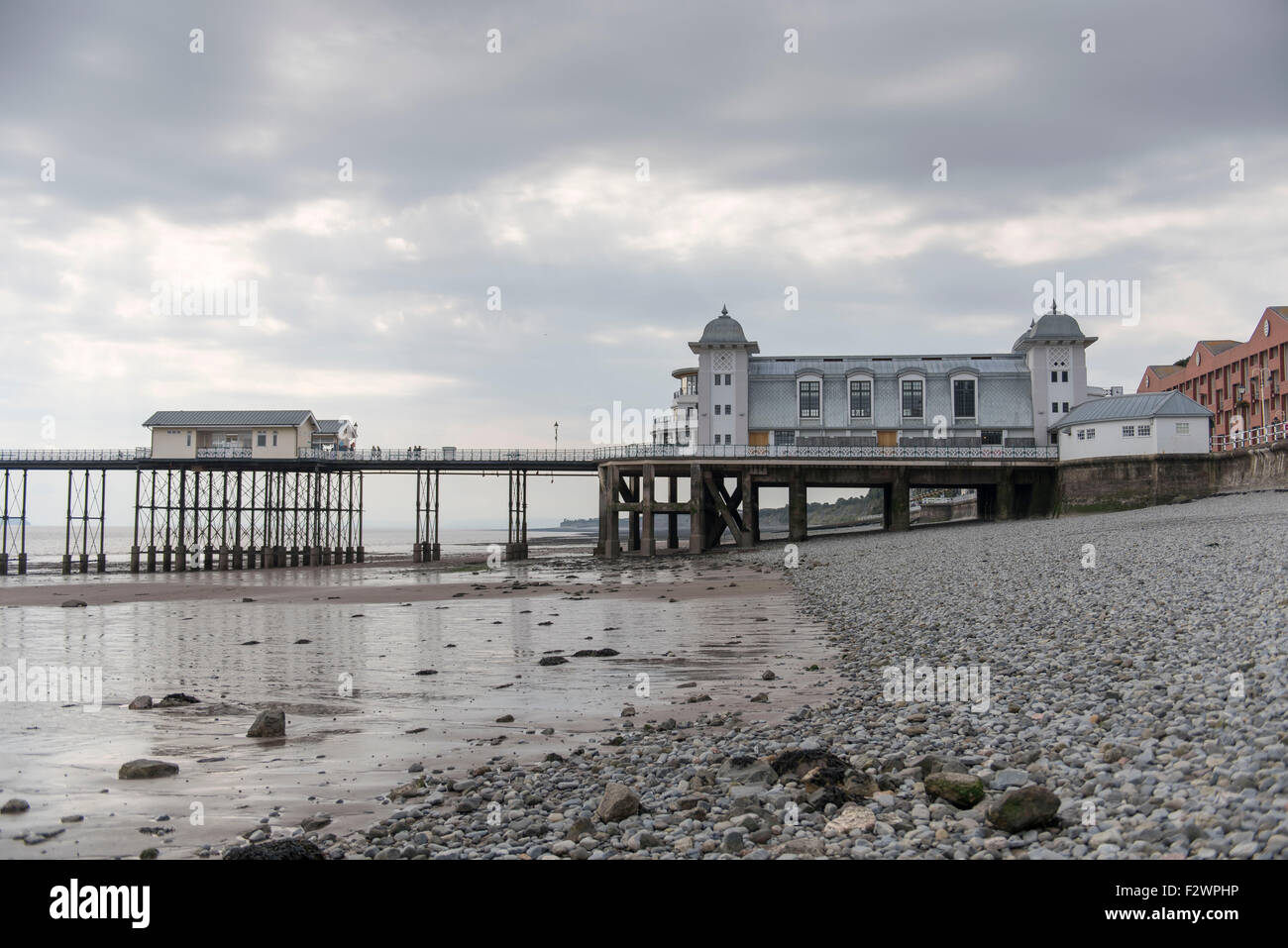 Penarth pier in Penarth, South Wales Stock Photo - Alamy