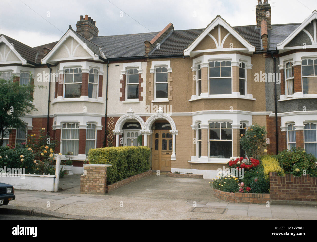 Victorian well hi-res stock photography and images - Alamy