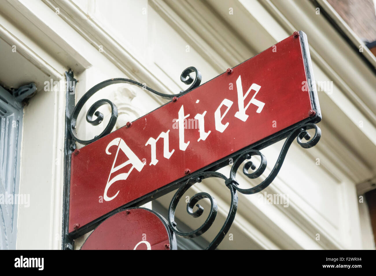 Antique shop sign hi-res stock photography and images - Alamy