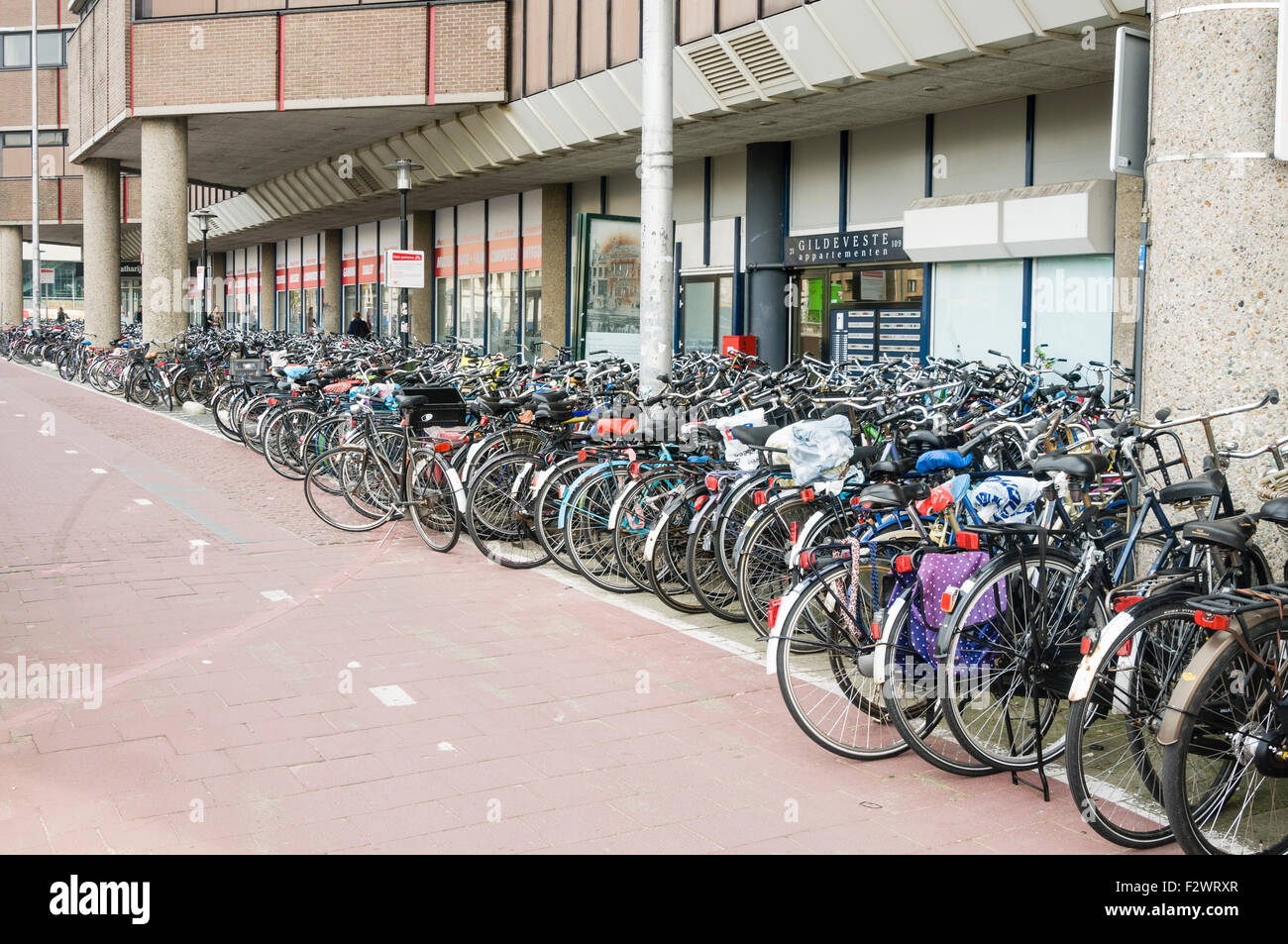 Many bicycles outside hi-res stock photography and images - Alamy