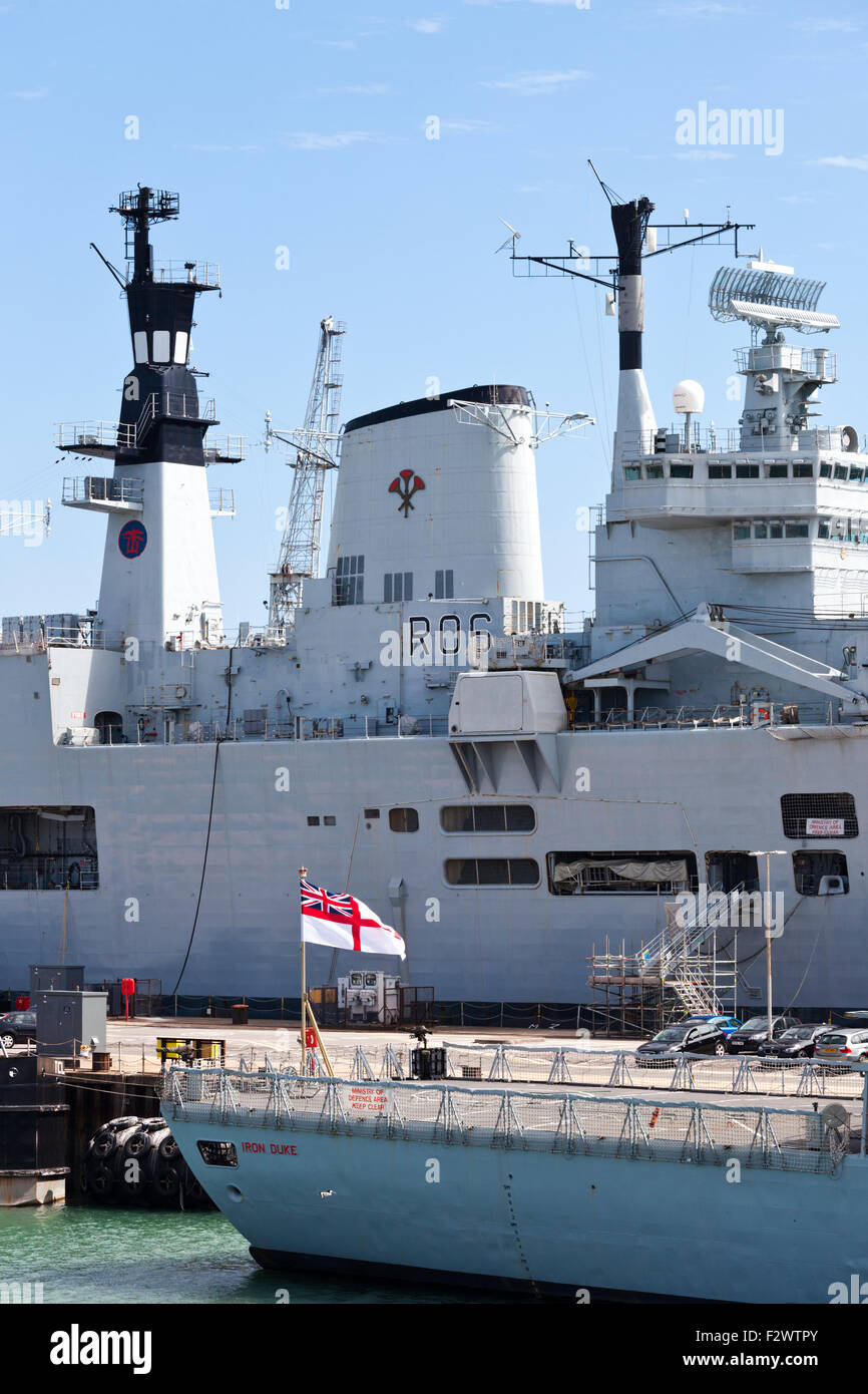 Retired warship hi-res stock photography and images - Alamy