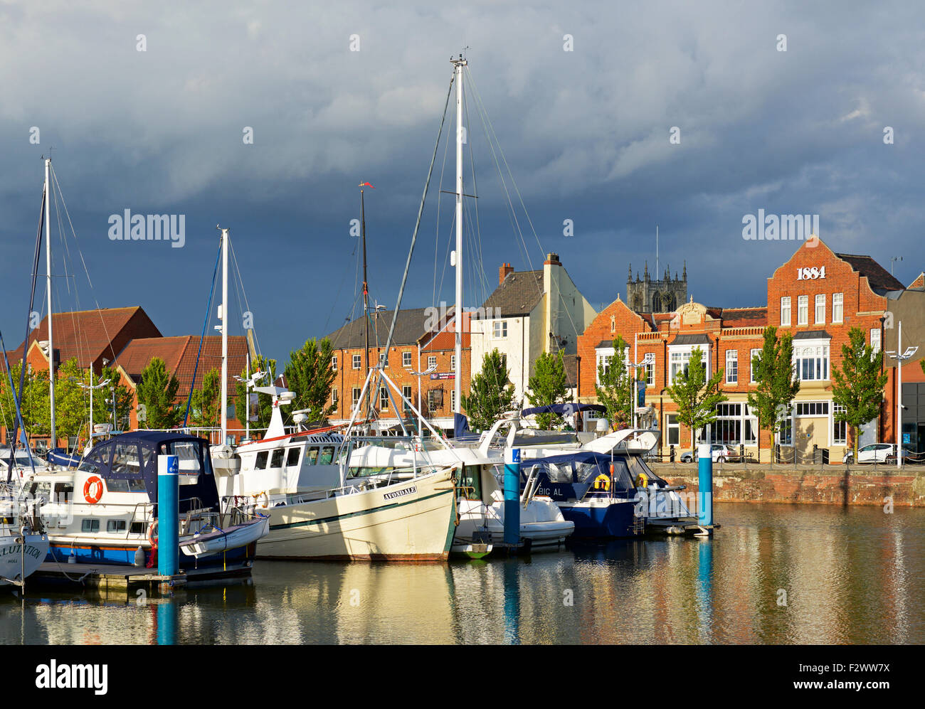 Yachts hull hi-res stock photography and images - Alamy