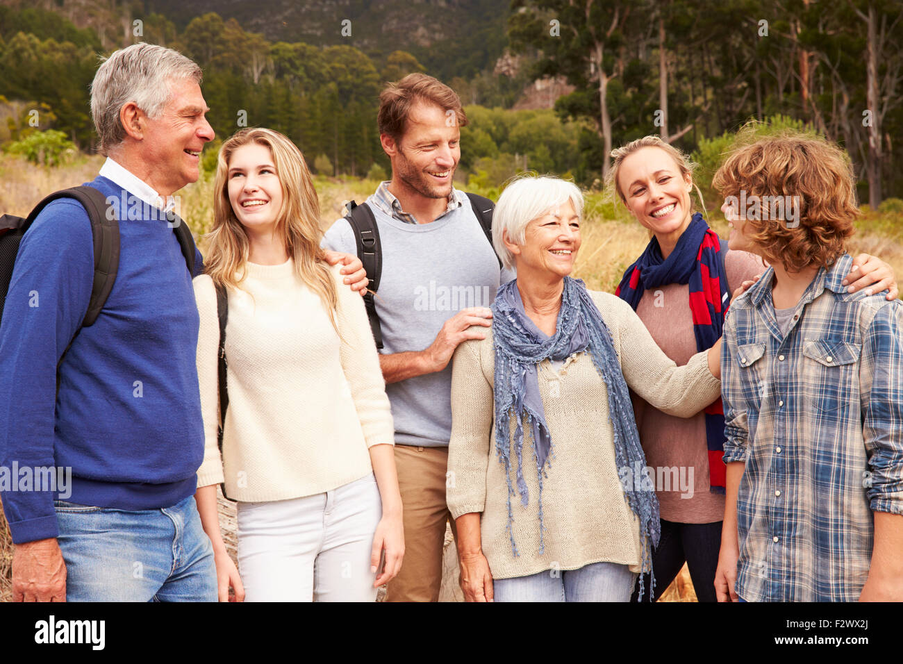 Family bonding hi-res stock photography and images - Alamy