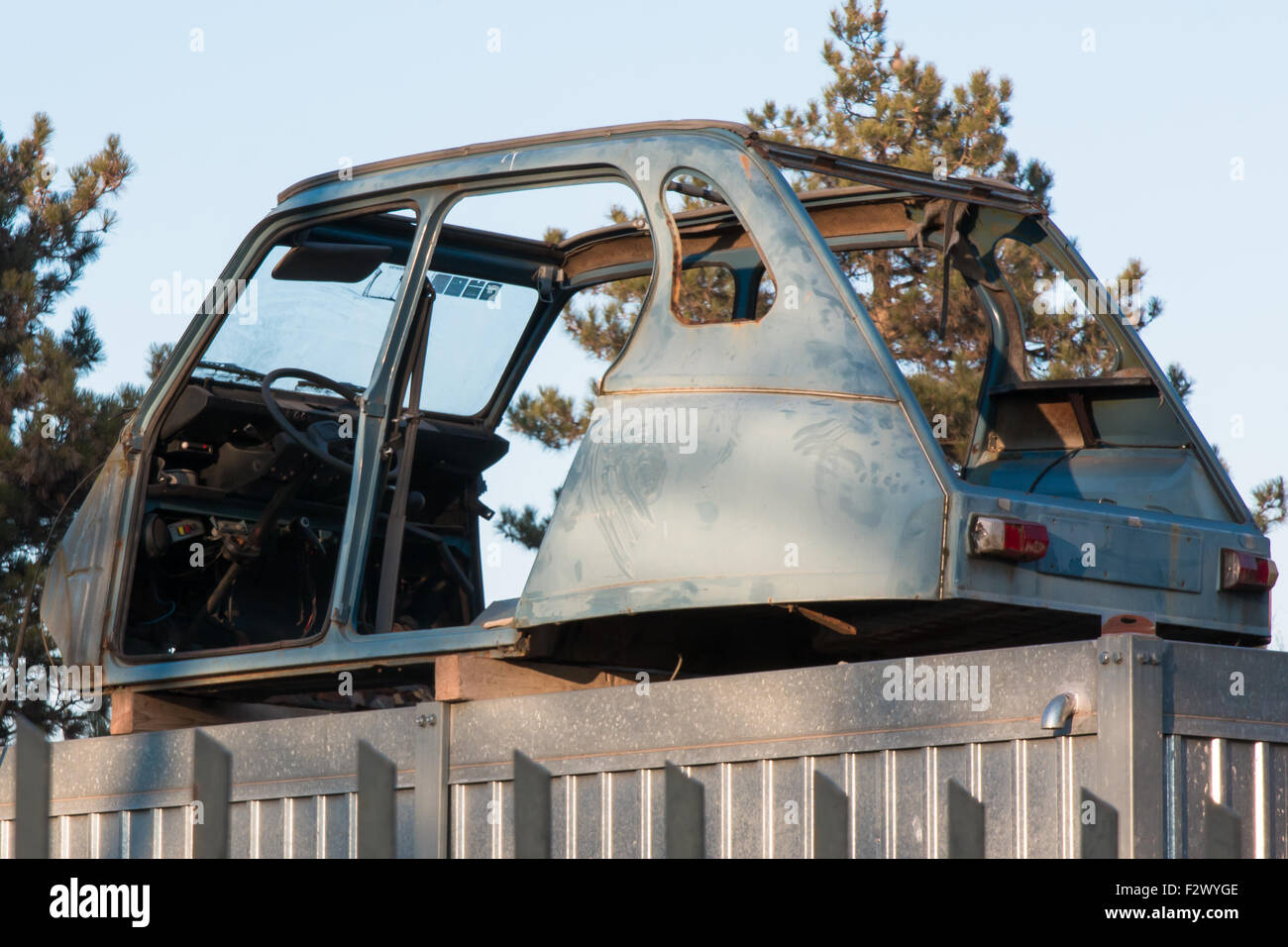 abandoned old and rusty car wreck Stock Photo - Alamy