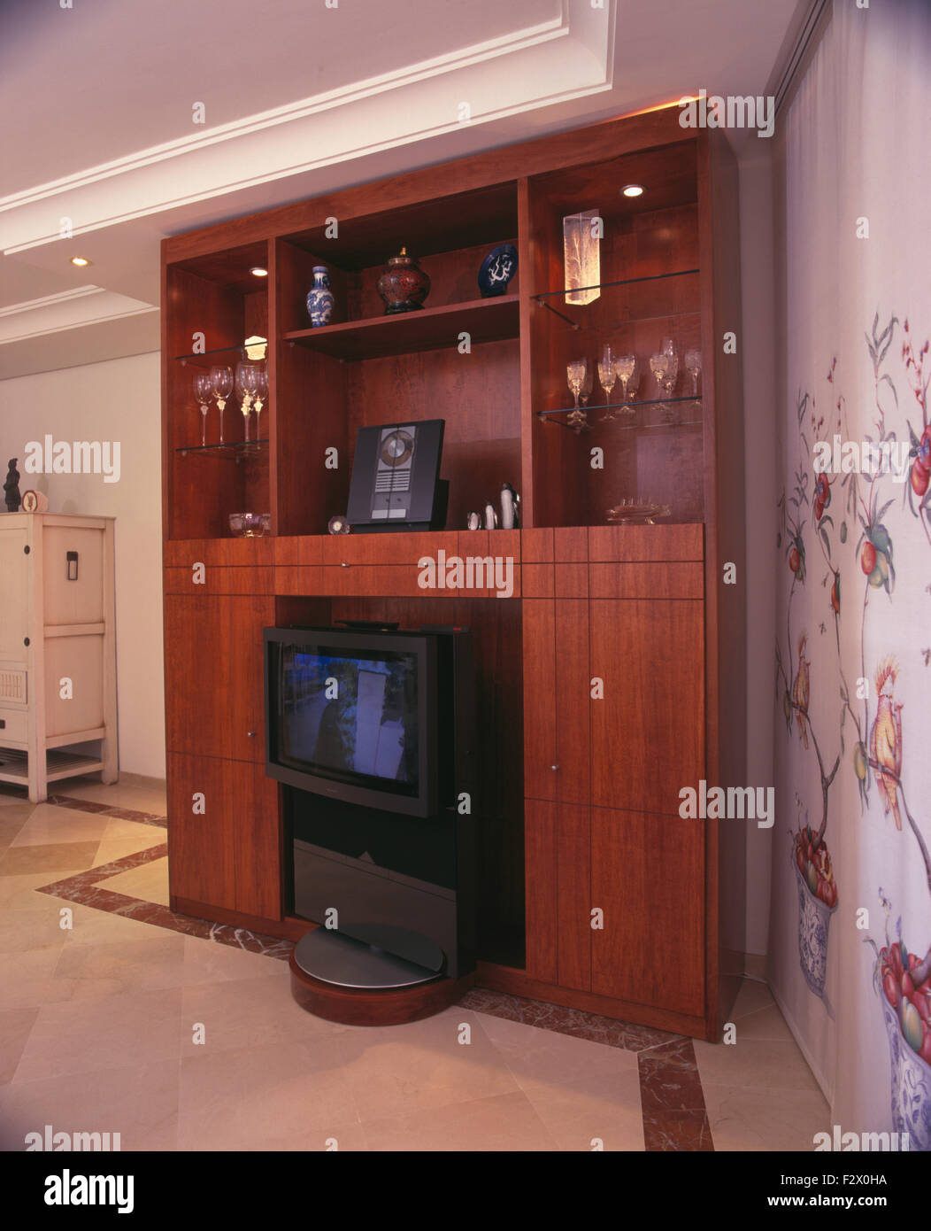 Freestanding unit hi-res stock photography and images - Alamy