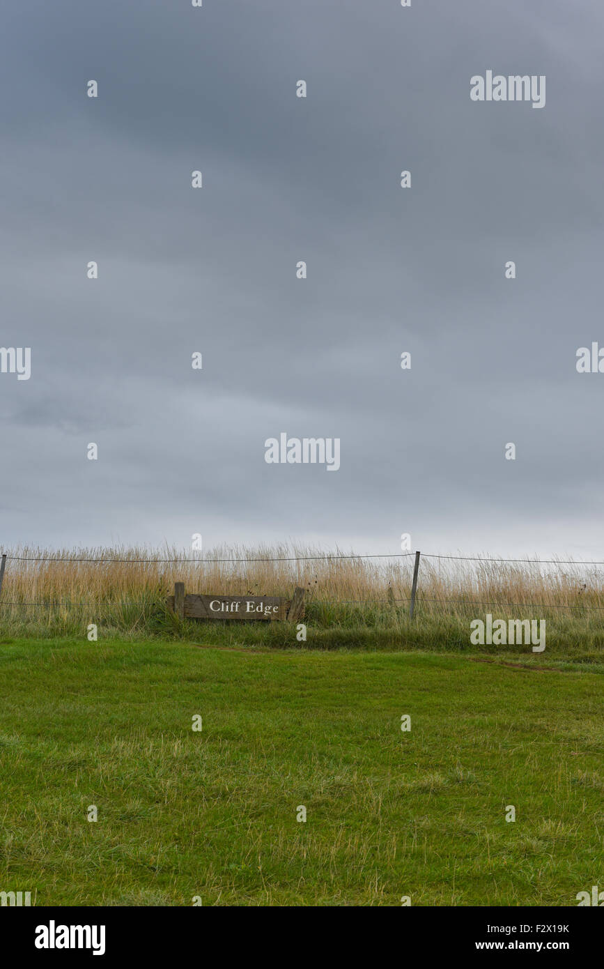 Cliff edge drop hi-res stock photography and images - Alamy