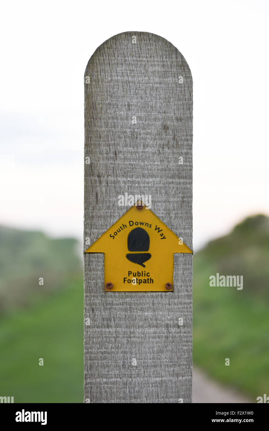 South downs way sign hi-res stock photography and images - Alamy