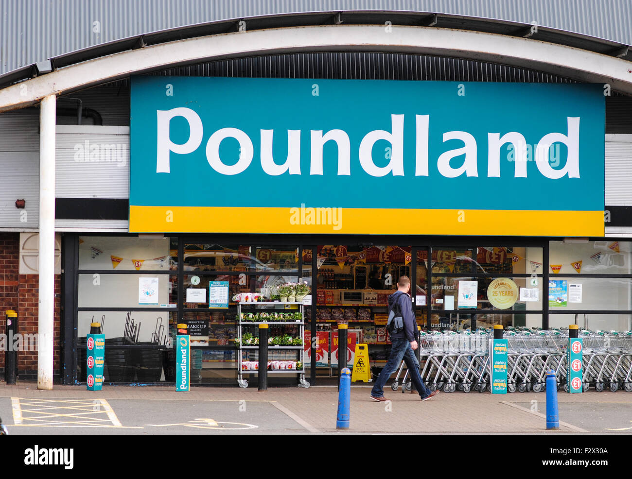 Poundland retail store hi-res stock photography and images - Alamy