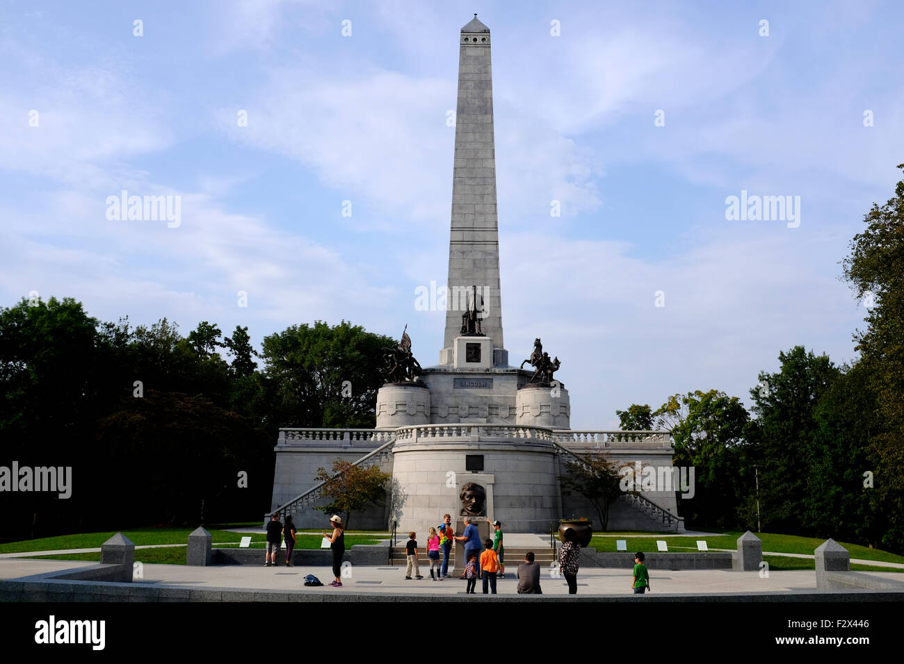 Lincoln's tomb springfield hi-res stock photography and images - Alamy