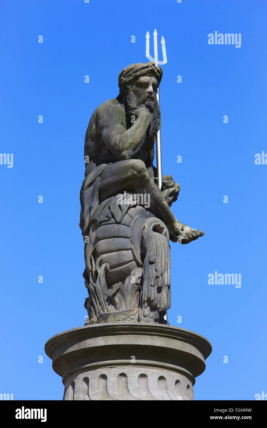 Bread fountain statue hi-res stock photography and images - Alamy