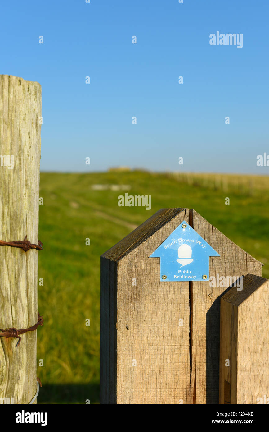 Sign post south downs way hi-res stock photography and images - Alamy