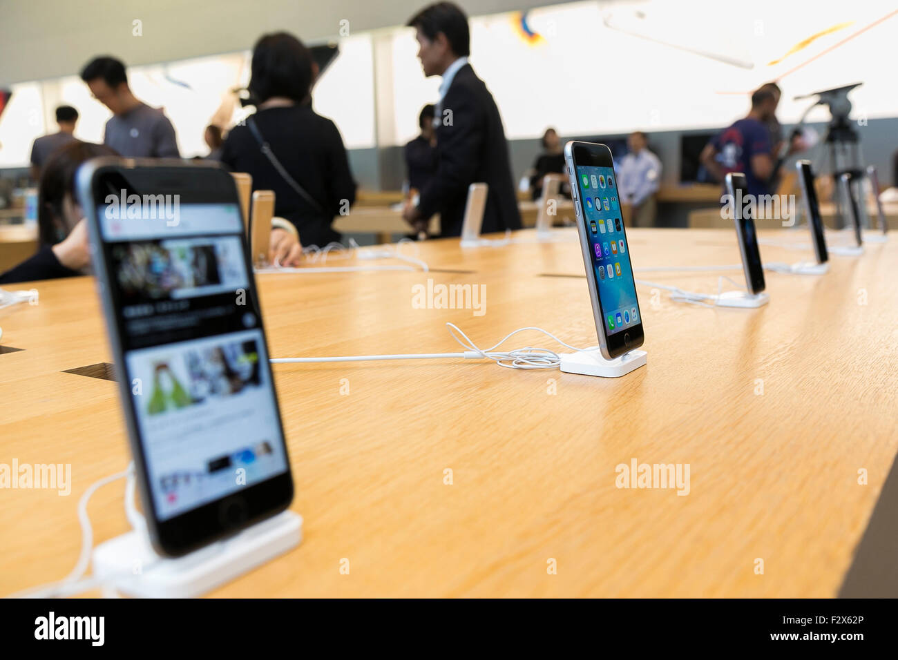 Tokyo, Japan. 25th September, 2015. The new iPhone 6s and iPhone 6s ...