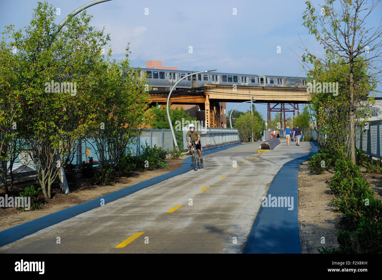 The 606 trail (Bloomingdale Trail), Chicago, Illinois. CTA Blue Line ...