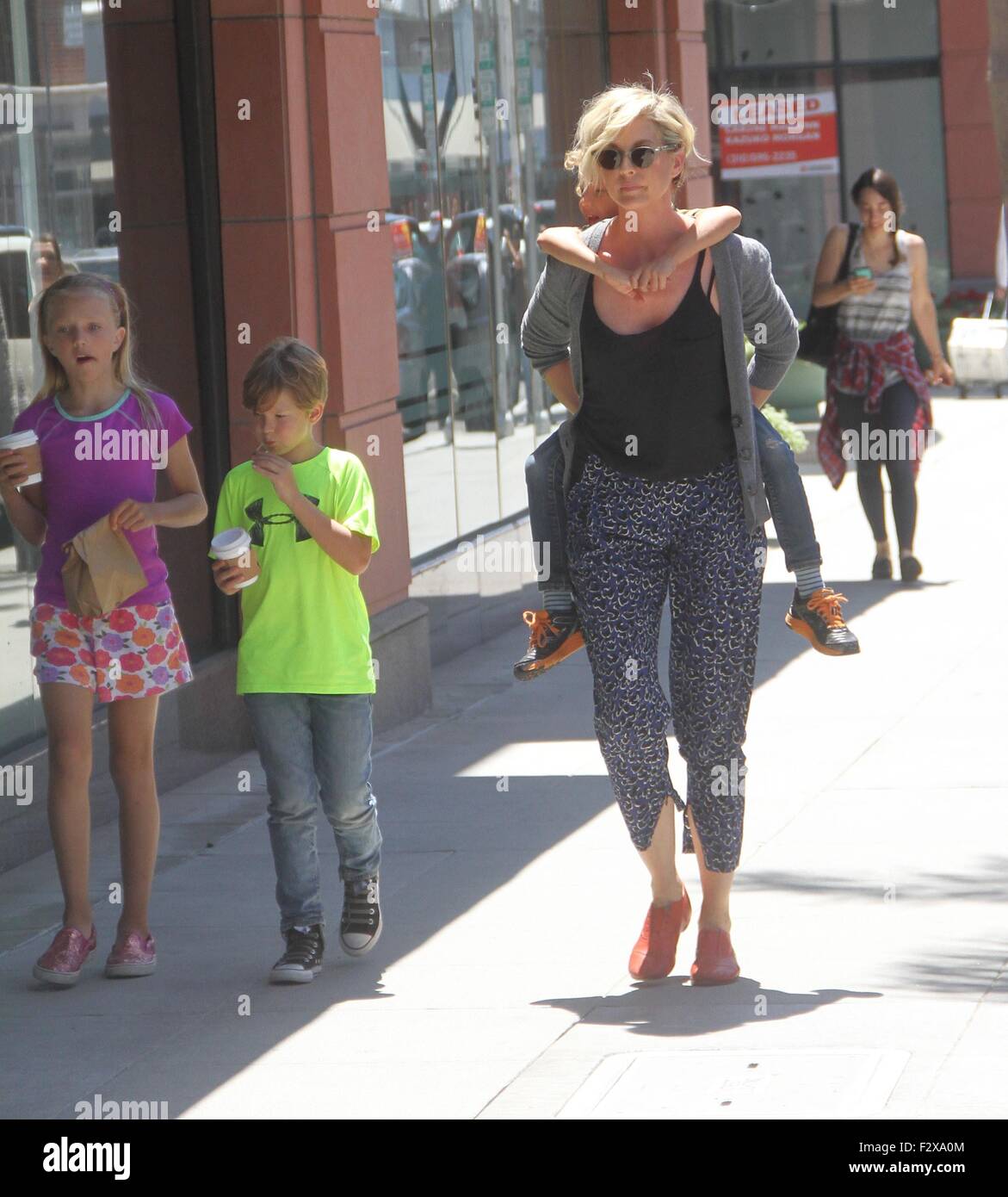 Jenna Elfman Kids