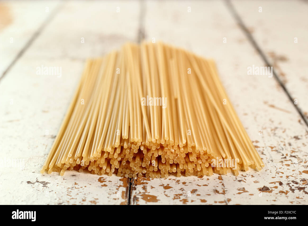 Pasta spaghetti table wooden plank hi-res stock photography and images ...
