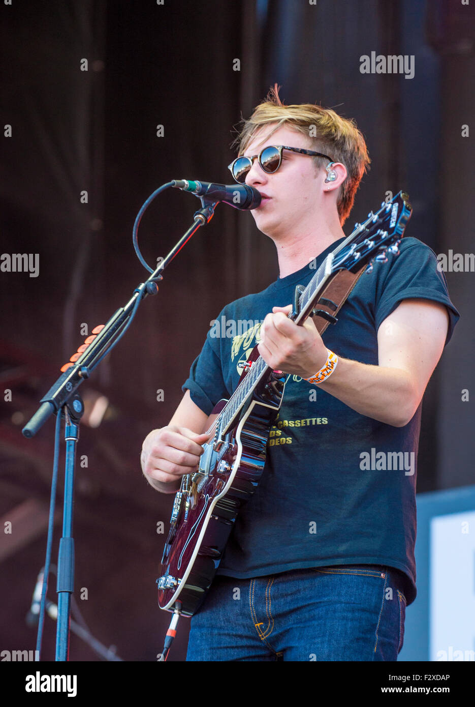 George ezra singer hi-res stock photography and images - Alamy