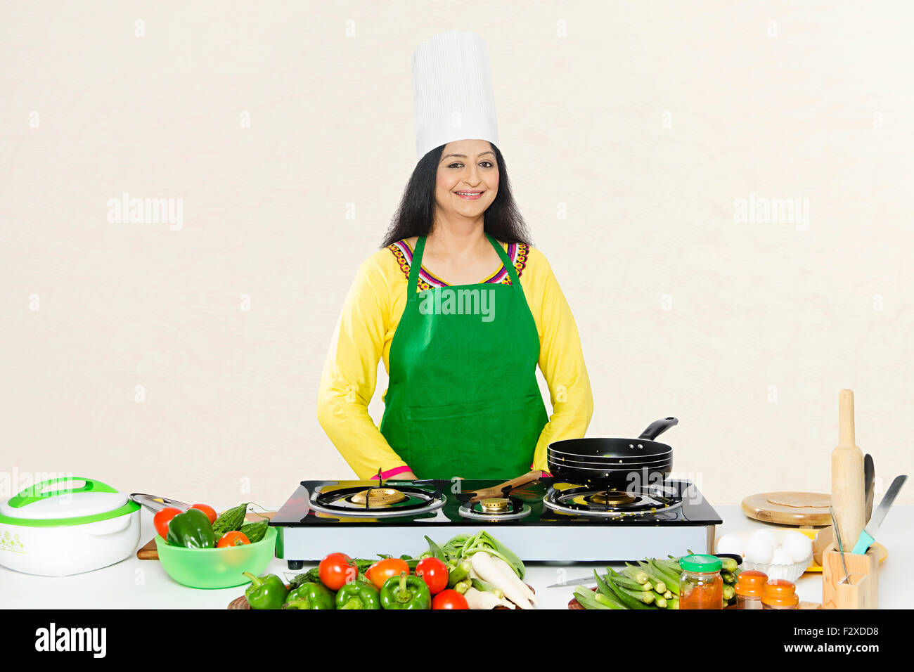 1 indian Adult Woman Housewife Kitchen Cooking Stock Photo - Alamy