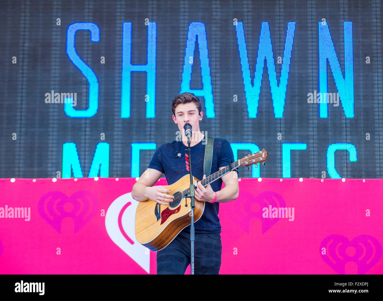 Shawn mendes tour hi-res stock photography and images - Alamy