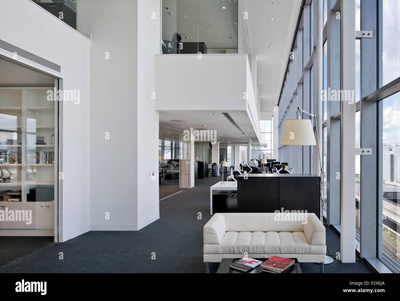 Approach gallery london hi-res stock photography and images - Alamy