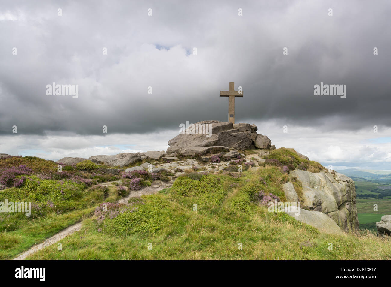 The Rylestone Cross in Wharfedale Stock Photo - Alamy