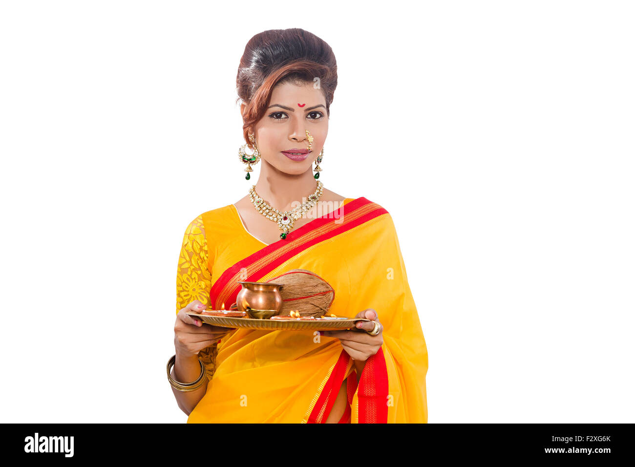 1 indian Marathi Adult woman diwali Aarti Worship Stock Photo - Alamy