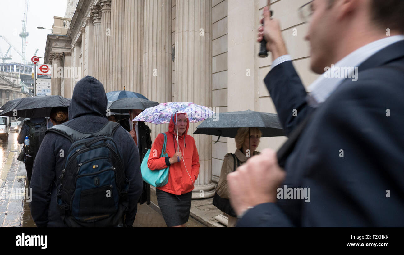 London wet weather hi-res stock photography and images - Alamy