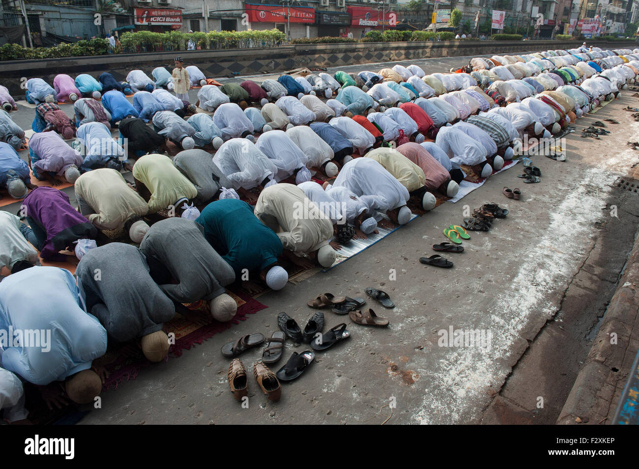 Indian muslim in kolkata hi-res stock photography and images - Alamy