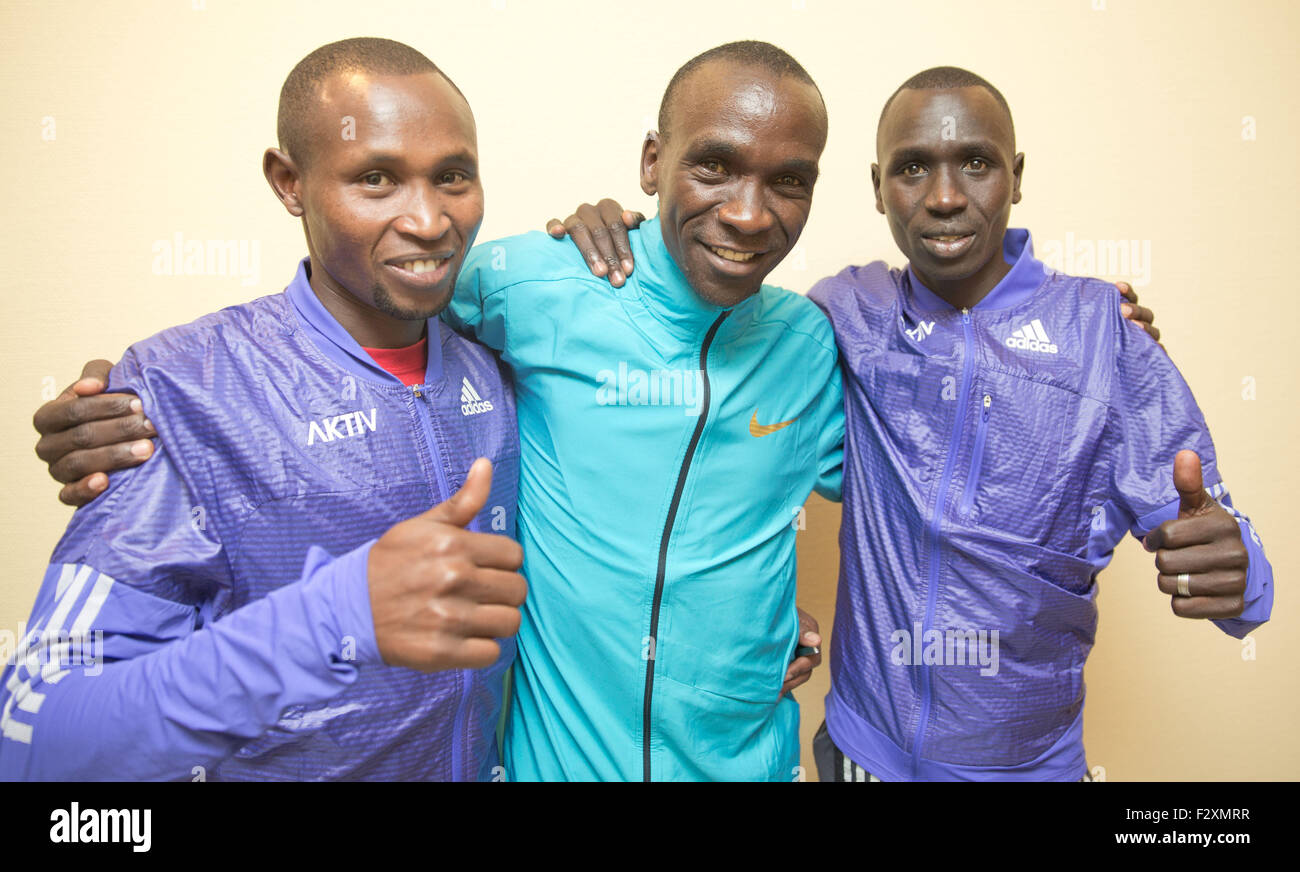 Berlin, Germany. 25th Sep, 2015. Kenyan runners (L-R) Emmanuel Mutai ...