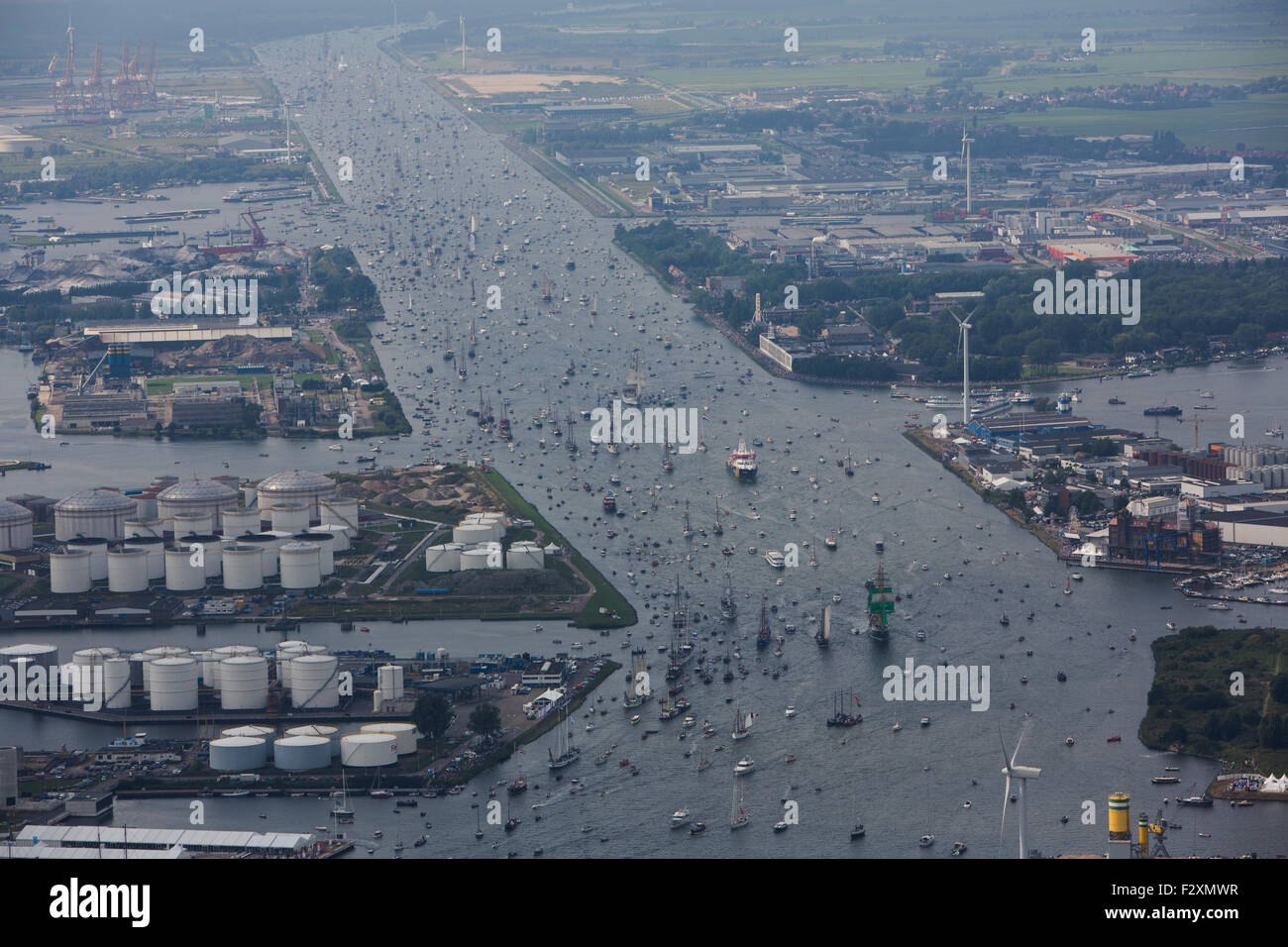 intocht Sail 2015, het Ij in Amsterdam Stock Photo - Alamy