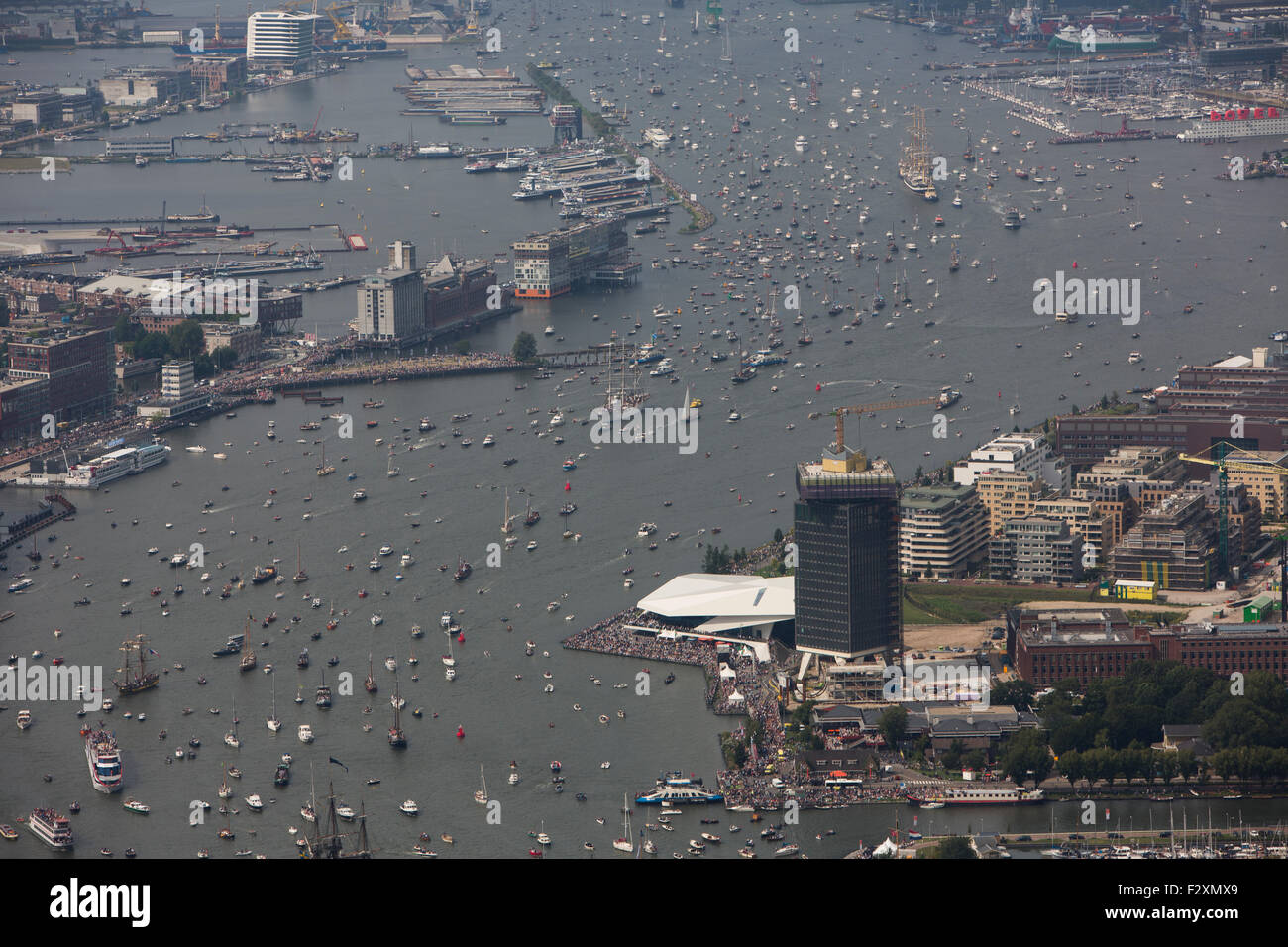intocht Sail 2015, het Ij in Amsterdam Stock Photo - Alamy