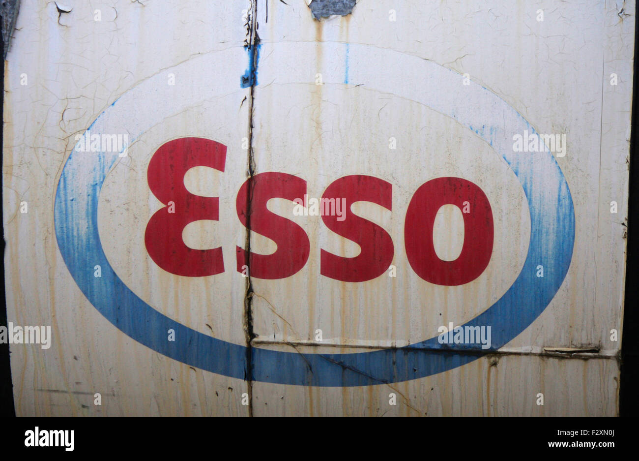 Esso logo hi-res stock photography and images - Alamy