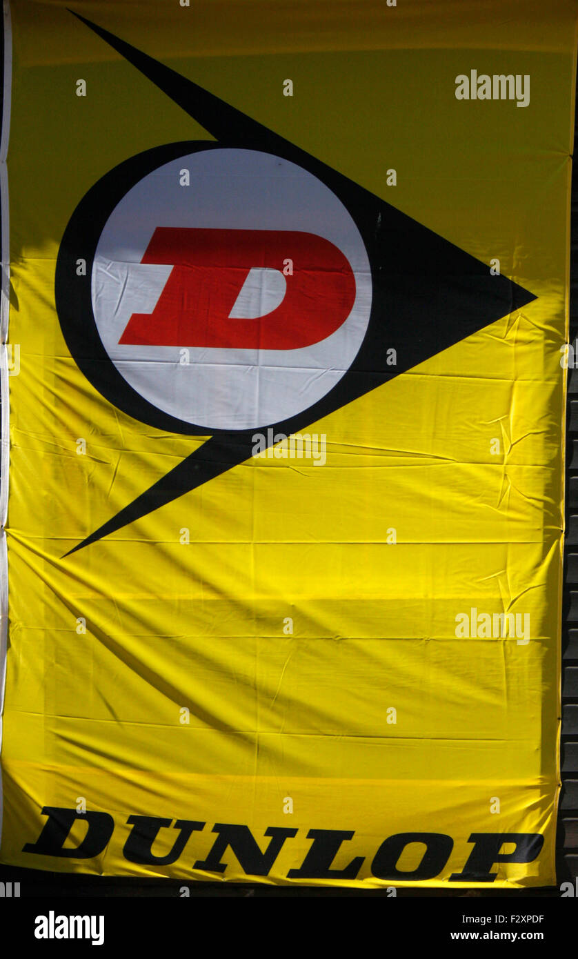 Dunlop logo hi-res stock photography and images - Alamy
