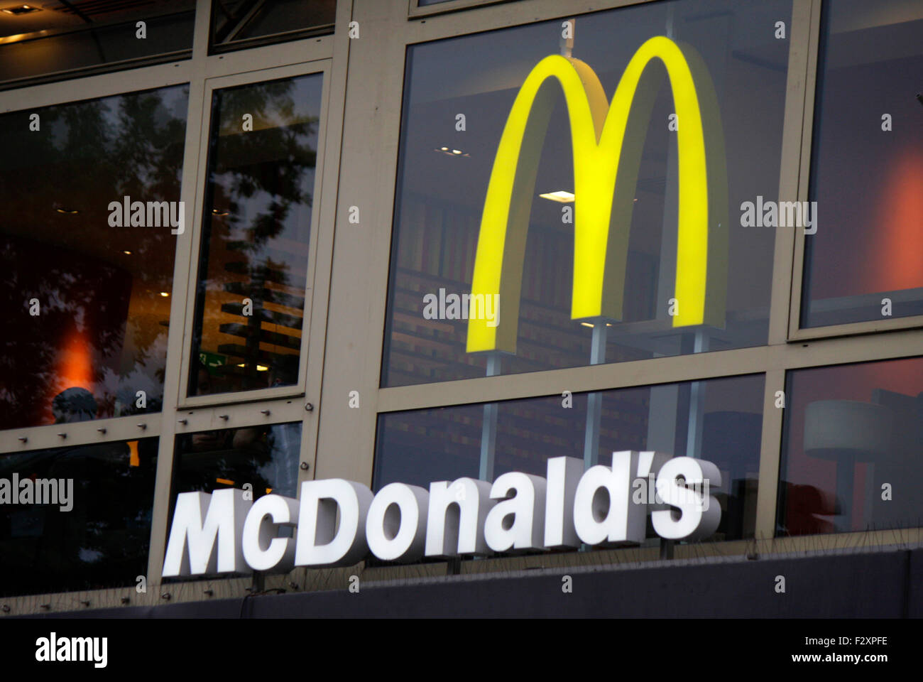 Markenname: "McDonalds", Berlin Stock Photo - Alamy