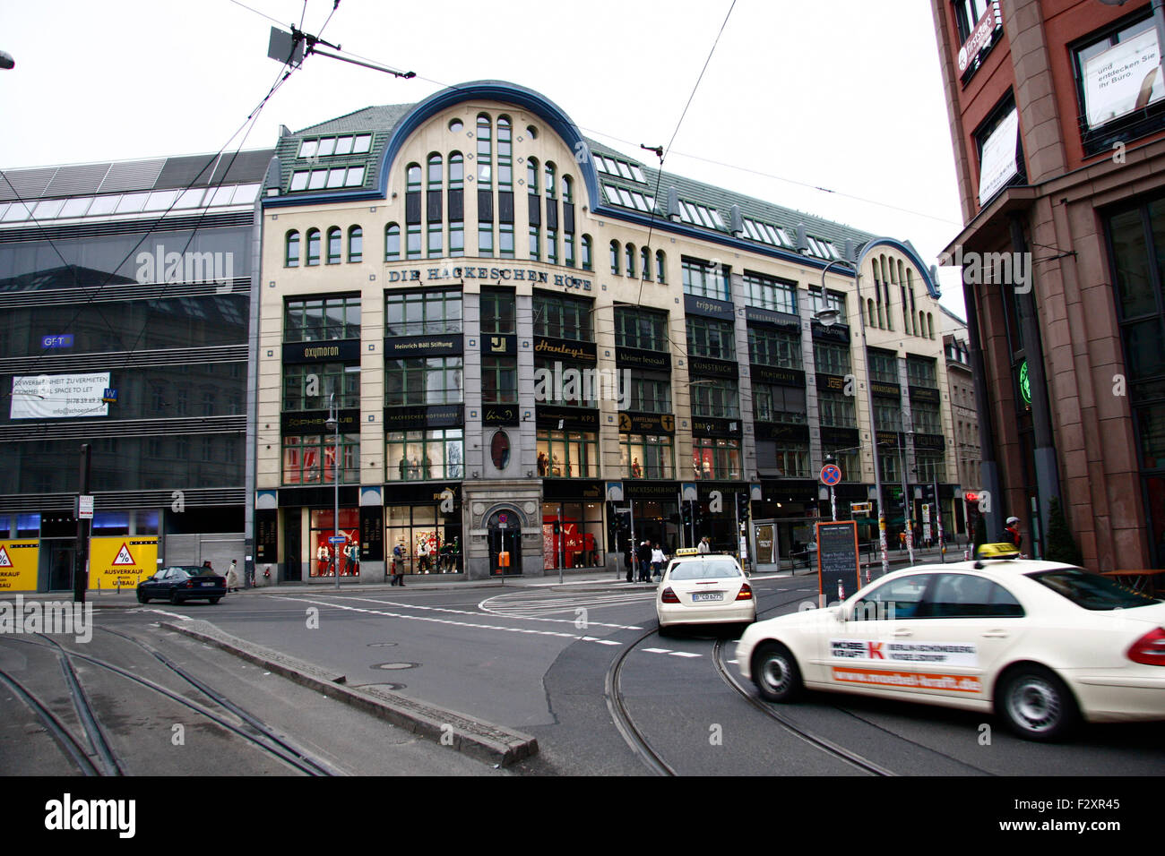 Hackesche hoefe hi-res stock photography and images - Alamy